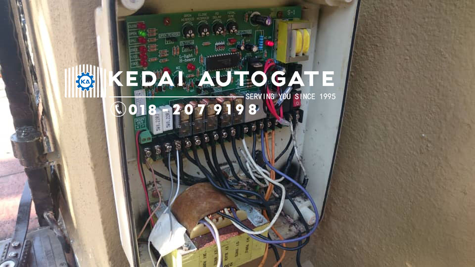 Heavy Lightning Strike That Damaged The Autogate Transformer & Autogate ...