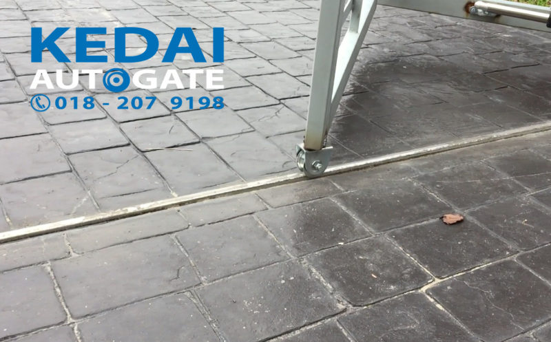 Your Folding Gate Bottom Wheel Always Jump Off The Track – Call Us For ...